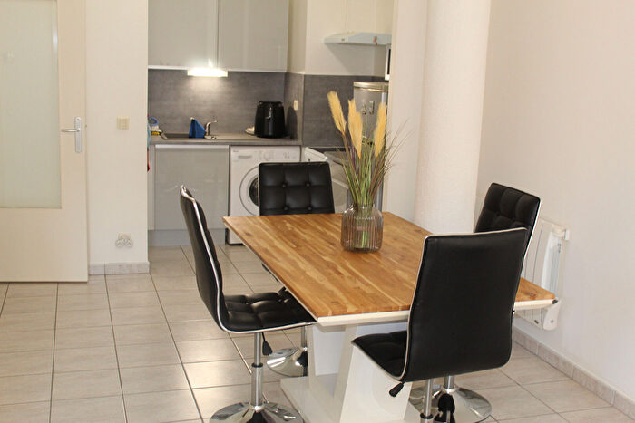 Appartement 2 pièces à louer - Bourgoin-Jallieu, Centre-ville, Pont Saint-Michel