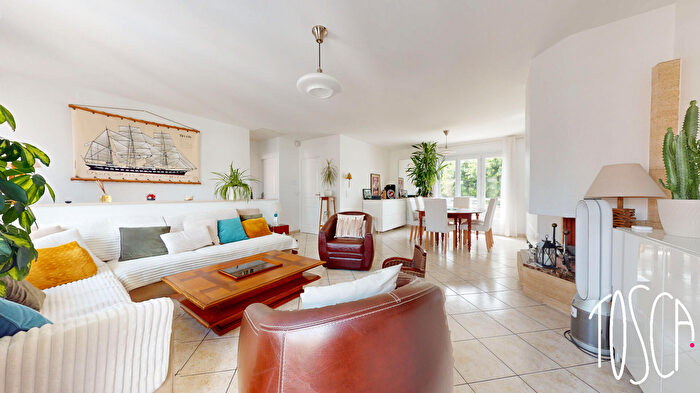 Orly, Grignon, Roses : Maison 6 pièces à vendre
