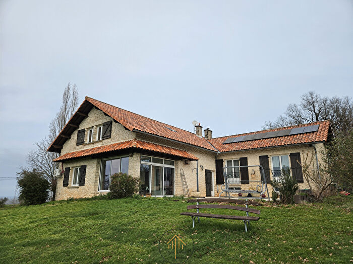 Maison à vendre - Yvrac-et-Malleyrand - 7 pièces - 4 chambres