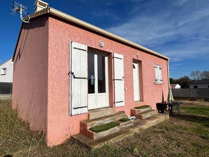 Maison à louer - Santa-Maria-Poggio - 3 pièces - 2 chambres