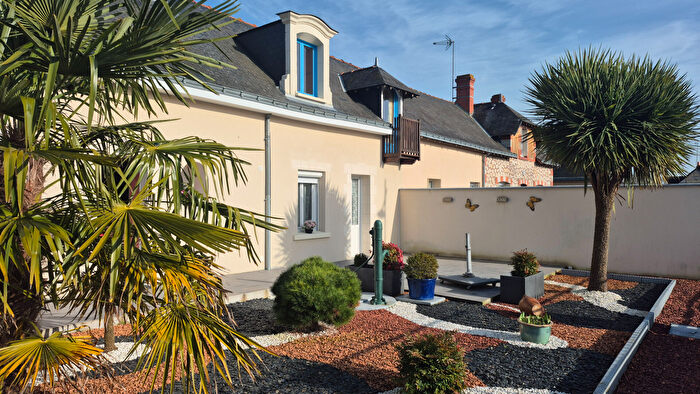 Maison à vendre - Longué, Longué-Jumelles - 13 pièces - 6 chambres