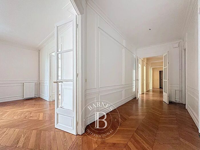 Appartement à louer - Paris e , Champ de Mars - 7 pièces - 4 chambres