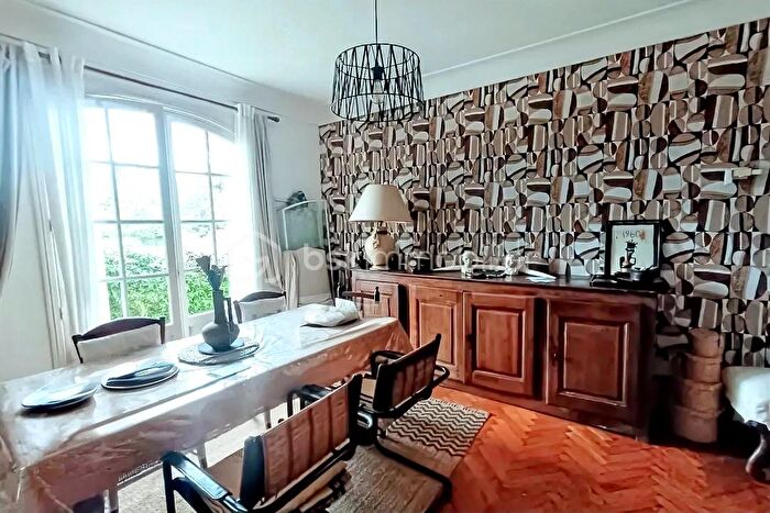 Maison à vendre - Oloron-Sainte-Marie - 7 pièces - 5 chambres