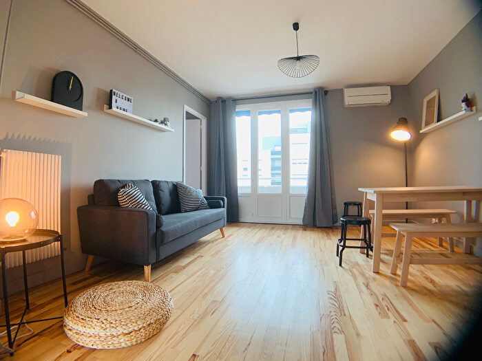 Appartement à louer - Villeurbanne, Léon Blum, Bon Coin - 5 pièces - 4 chambres