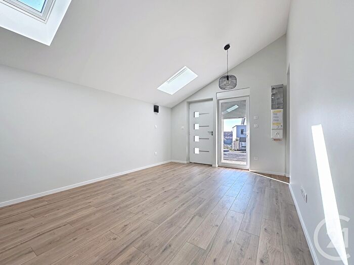 Appartement à louer - Montbéliard, Centre-ville, Prairie, Batteries du Parc, Charmontet - 3 pièces - 2 chambres