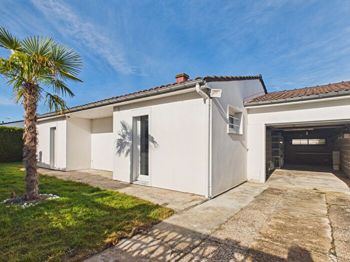 Maison à vendre - La Chapelle-Saint-Luc, Chantereigne, Montvilliers - 4 pièces - 2 chambres