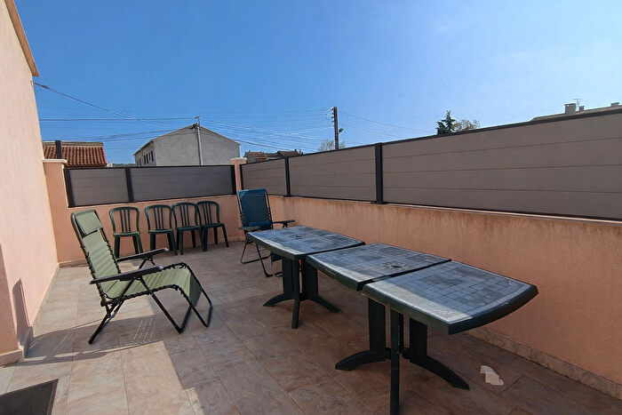 Appartement à louer - La Crau, Centre-ville - 1 pièce - 3 chambres