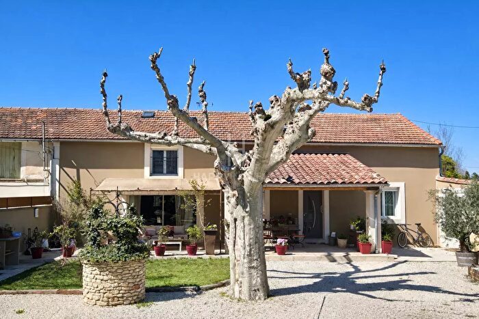 Maison à vendre - Mollégès - 8 pièces - 6 chambres