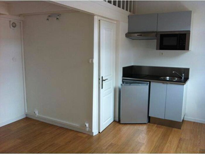 Appartement à louer - Saint Maurice-Pellevoisin, Lille - 1 pièce - 1 chambre