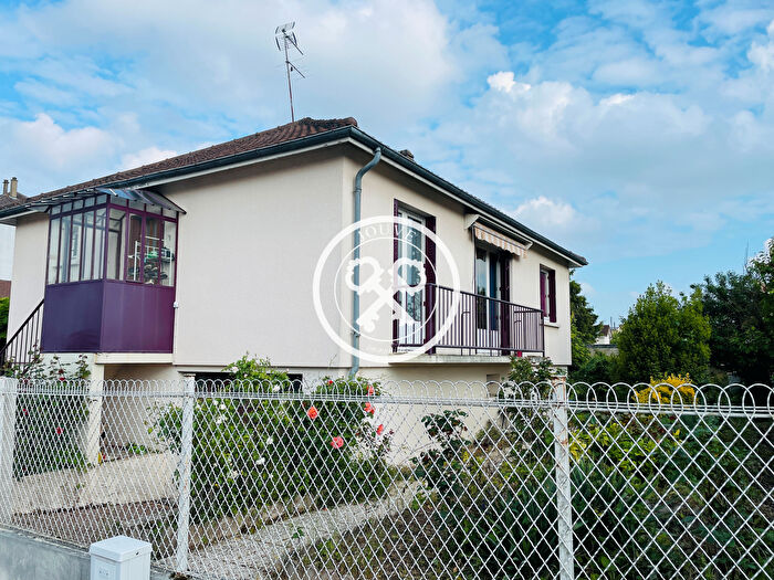 Maison 4 pièces à vendre - La Chapelle-Saint-Luc, Vieille ville
