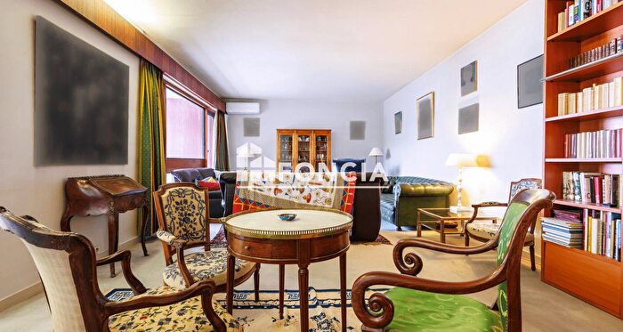 Appartement à vendre - Orange, Centre-ville - 5 pièces - 4 chambres