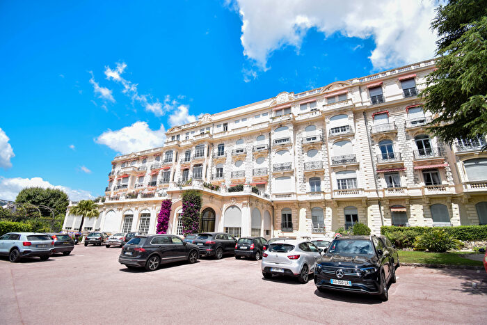 Maisons à vendre et appartements à louer - 1