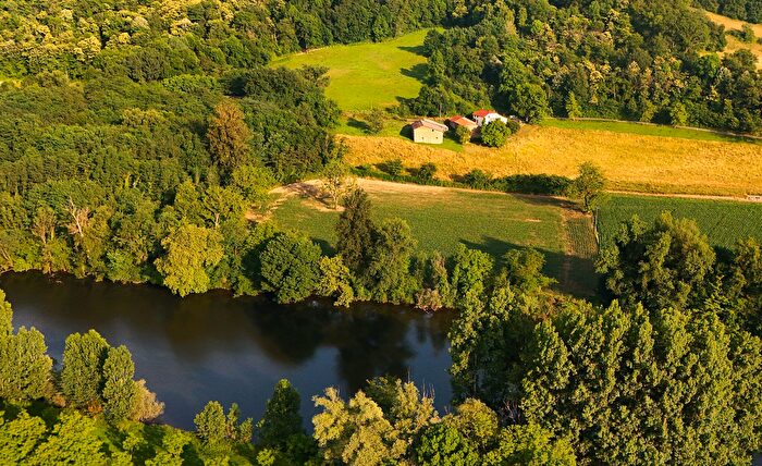 Maison à vendre - Livinhac-le-Haut - 8 pièces - 5 chambres