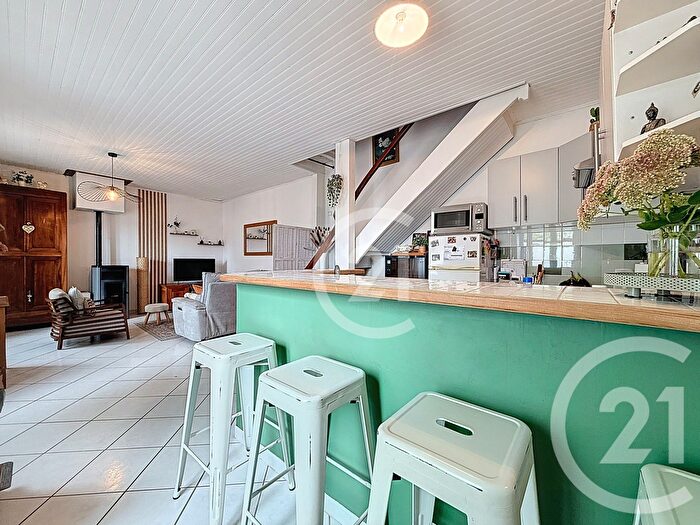 Maison à vendre - Bouvesse-Quirieu - 4 pièces - 3 chambres