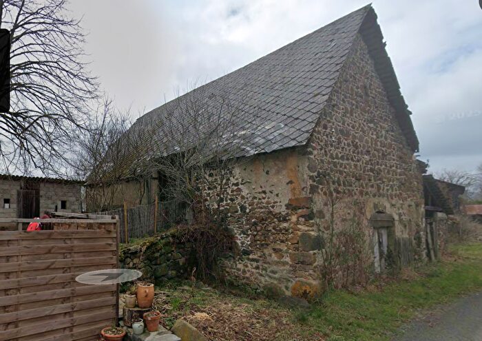 Maison à vendre - Saint-Pierre-Roche - 1 pièce - 1 chambre