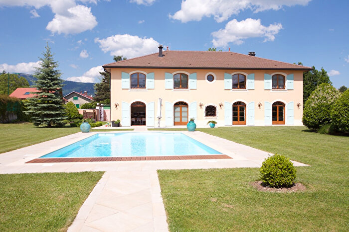 Maison à vendre - Échenevex - 11 pièces - 8 chambres