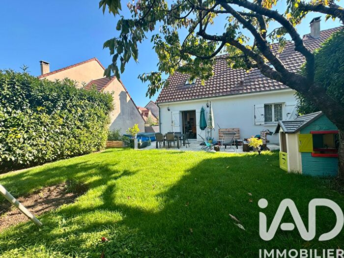 Maison à vendre - Pontault-Combault, Centre commercial - 5 pièces - 4 chambres