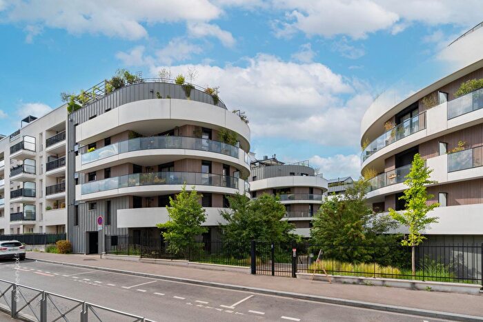 Noisy-le-Grand, Centre-ville : Appartement 2 pièces à vendre