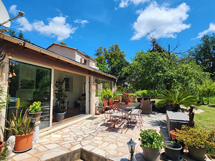 Maison à vendre - Bagnols-en-Forêt - 7 pièces - 4 chambres