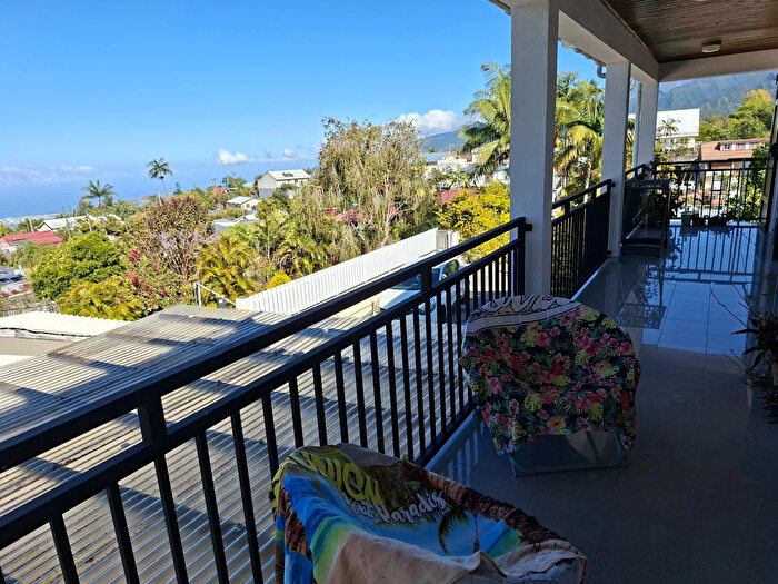 Maison à vendre - Le Tampon, Quatorzième, Dix-Septième - 8 pièces - 5 chambres