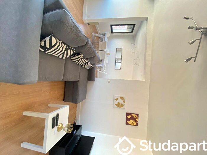 Appartement à louer - Cernay Jamin-Jean Jaurès-Epinettes, Reims - 1 pièce - 2 chambres