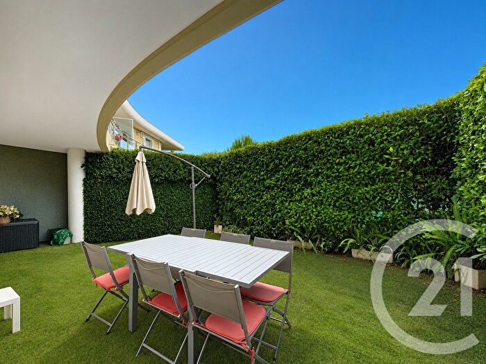 Mougins, Saint-Martin, Jylloue : Appartement 3 pièces à louer