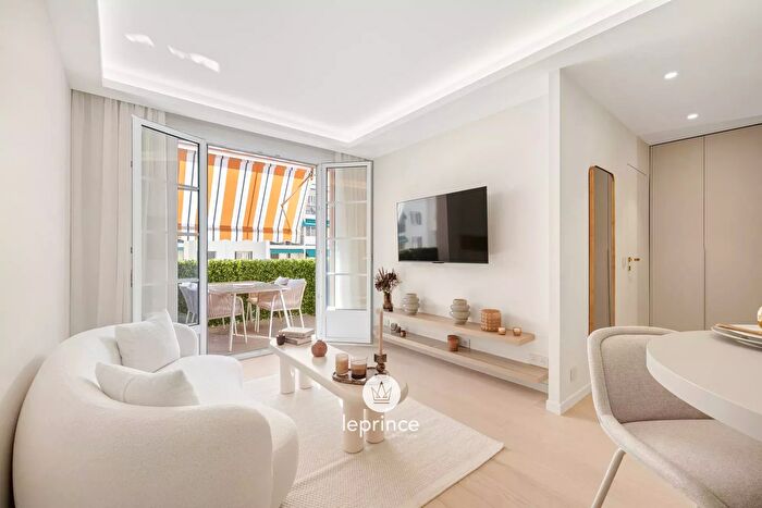 Appartement à vendre - Nice, Le Port - 2 pièces - 1 chambre