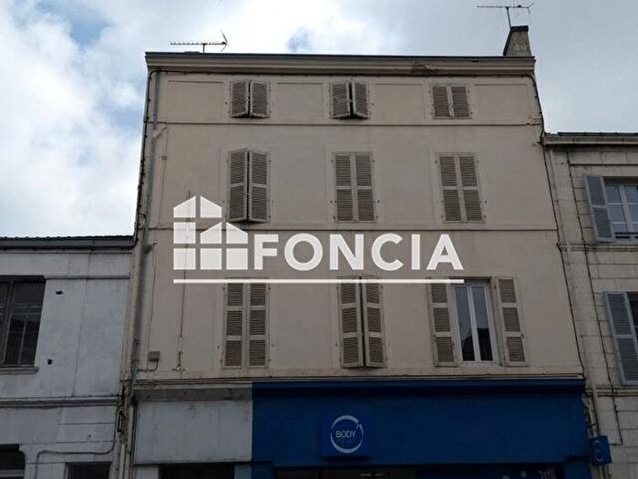 Appartement à louer - Centre Ville, Niort - 2 pièces - 1 chambre