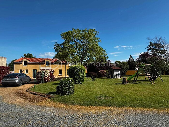 Maison 7 pièces à vendre - Cernusson