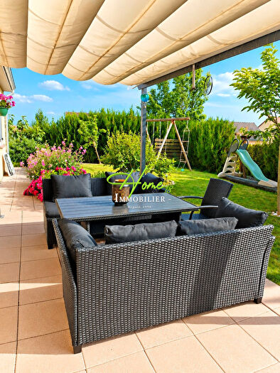Maison 7 pièces à vendre à Saint-Germain-du-Puy