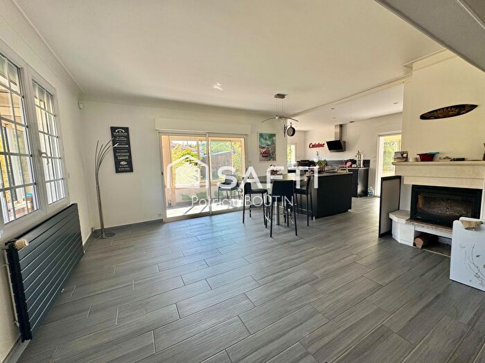 Maison à vendre - Benet - 7 pièces - 5 chambres