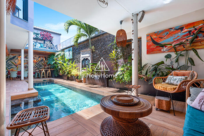 Maison à vendre - Saint-Denis, Petite-Ile, Bas de la Rivière - 10 pièces - 7 chambres