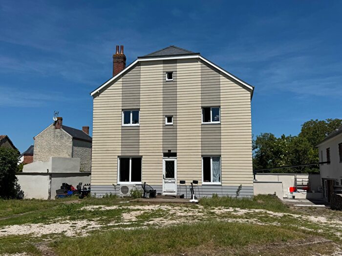 Toury - Maison 7 pièces à vendre