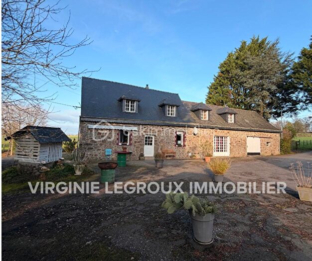 Maison à vendre - Saint-Pierre-la-Cour - 7 pièces - 4 chambres