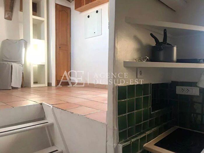 Centre Ville, Aix-en-Provence : Appartement 1 pièce à louer