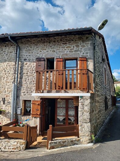 Maison à vendre - Montrol-Sénard - 3 pièces - 2 chambres