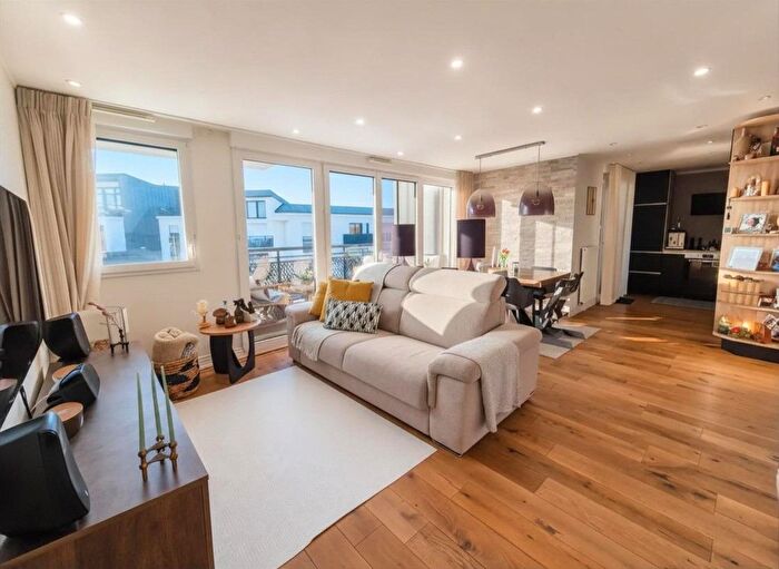 Appartement 5 pièces à Élancourt, Le Berceau, Les Réaux, La Commanderie, à vendre