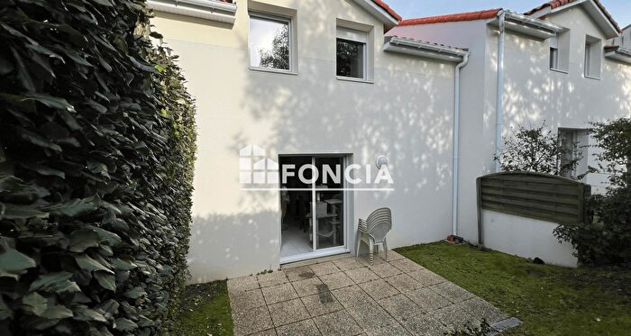 Maisons à vendre et appartements à louer - 1