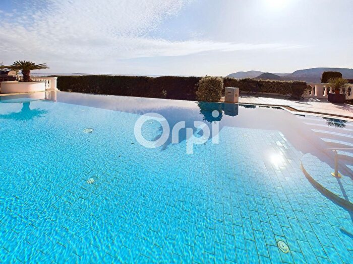 Maison à vendre - Mandelieu-la-Napoule, Les Termes - 5 pièces - 4 chambres