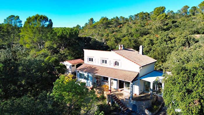 Maison à vendre - Correns - 5 pièces - 3 chambres