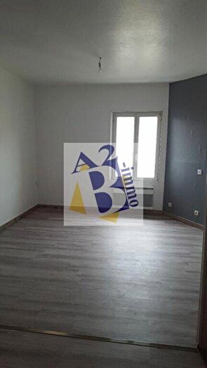 Appartement à louer - Champ de Mars-Bussatte-Victor Hugo, Angoulême - 1 pièce