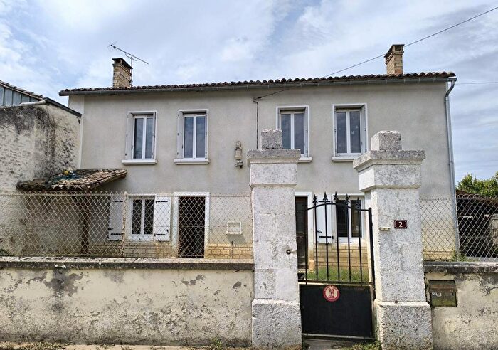 Chef-Boutonne - Maison 5 pièces à vendre