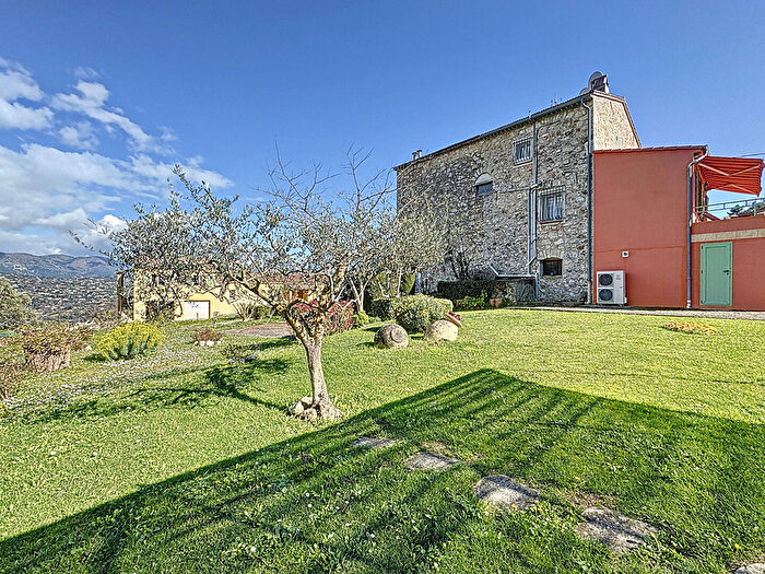 Maison à vendre - Châteauneuf-Villevieille - 7 pièces - 5 chambres