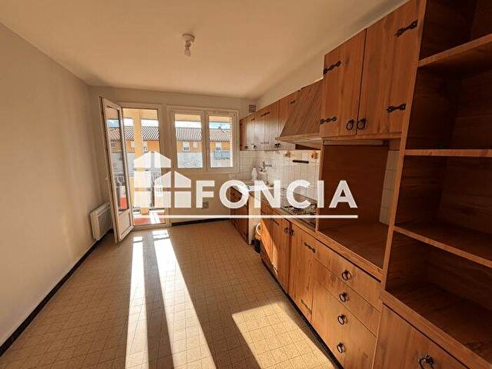 Appartement à louer - Centre Ville, Guilherand-Granges - 3 pièces - 2 chambres