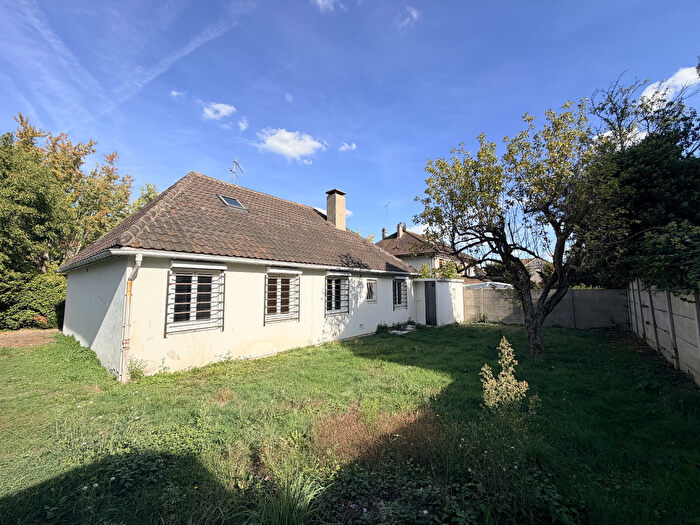 Maison 9 pièces à Fontenay-le-Fleury, Chapelle Saint-Jean, à vendre