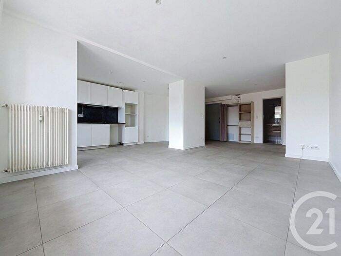 Appartement 4 pièces à Montbéliard, Faubourg, Mont-Chevis, Chiffogne, Citadelle, à louer