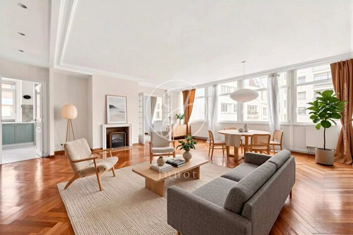 Appartement à vendre - Paris e , Passy, Maison de la Radio, Muette-Sud - 3 pièces - 2 chambres