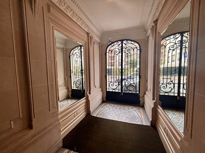 Appartement 2 pièces à Paris 15ème, Emeriau, Zola, à vendre