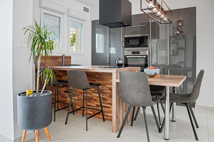 Maison à vendre - Dijon, Bourroches - 6 pièces - 4 chambres