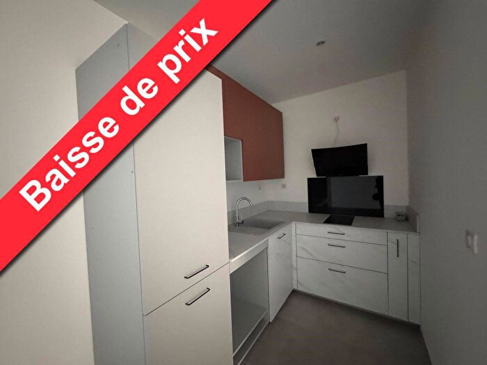 Appartement à louer - Centre Ville, St Maximin la Ste Baume - 1 pièce